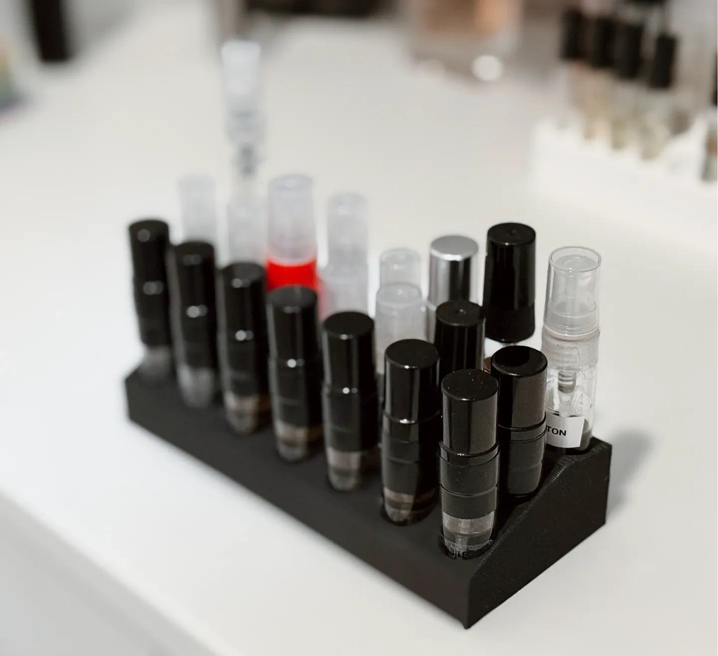 Perfume Samples Holder Only Big Flasks 二次创作 - 来自 ultim8MakerWorld：免费下载 ...