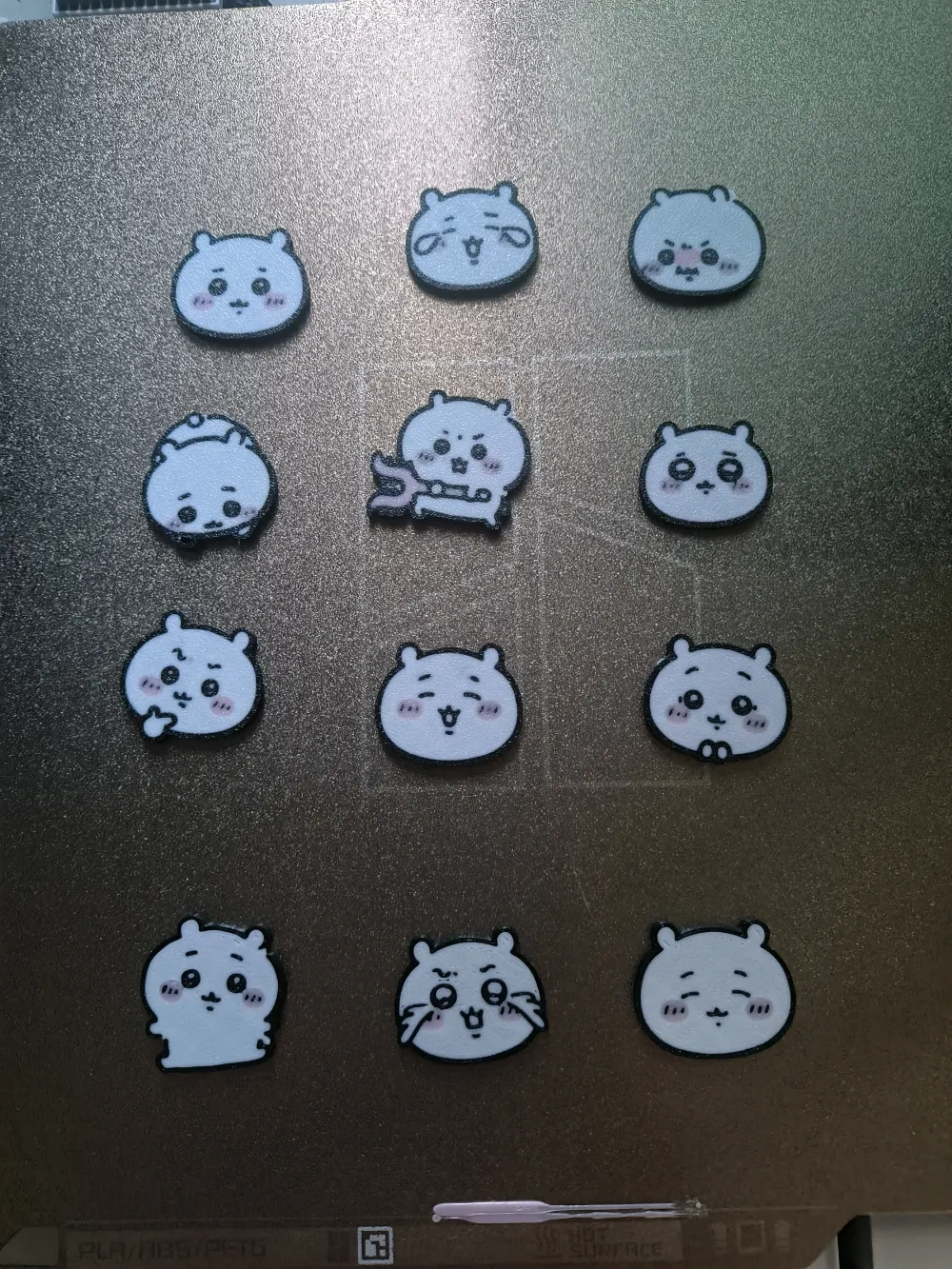 Chiikawa吉伊卡哇Hachiware吉伊挂饰 来自 跳跳MakerWorld：免费下载 3D 模型