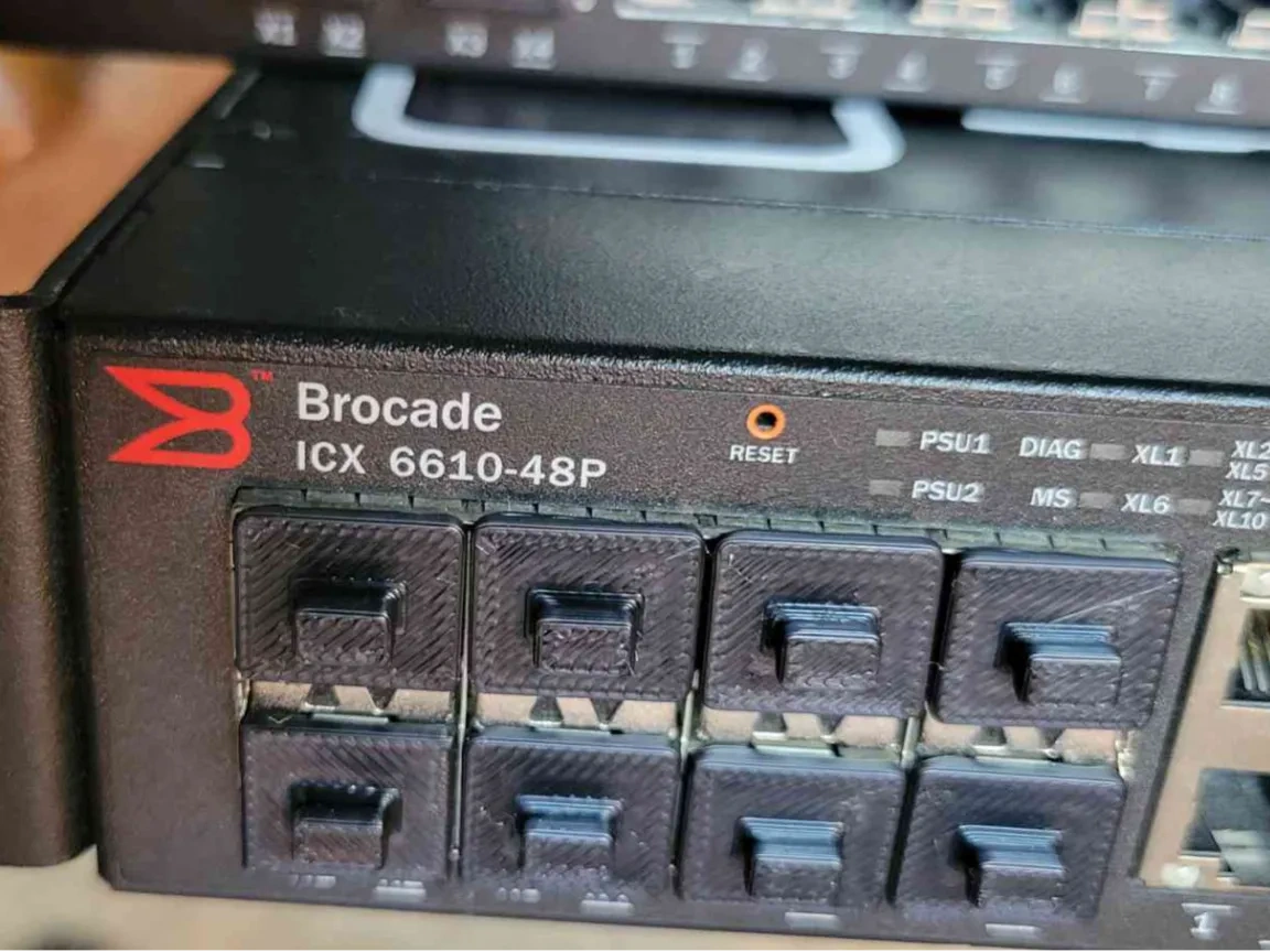 SFP Port Dust Cover 来自 mctscott123 - MakerWorld