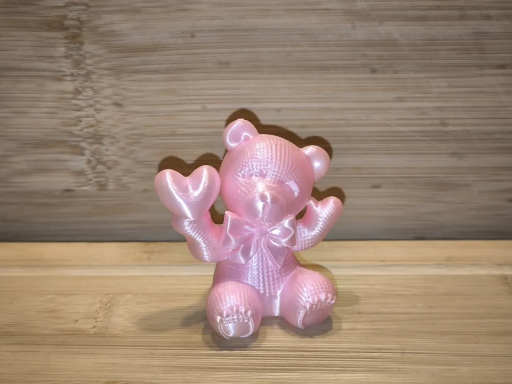 带蝴蝶结和心的熊 - 情人节 - 免费 3D 打印模型 - MakerWorld