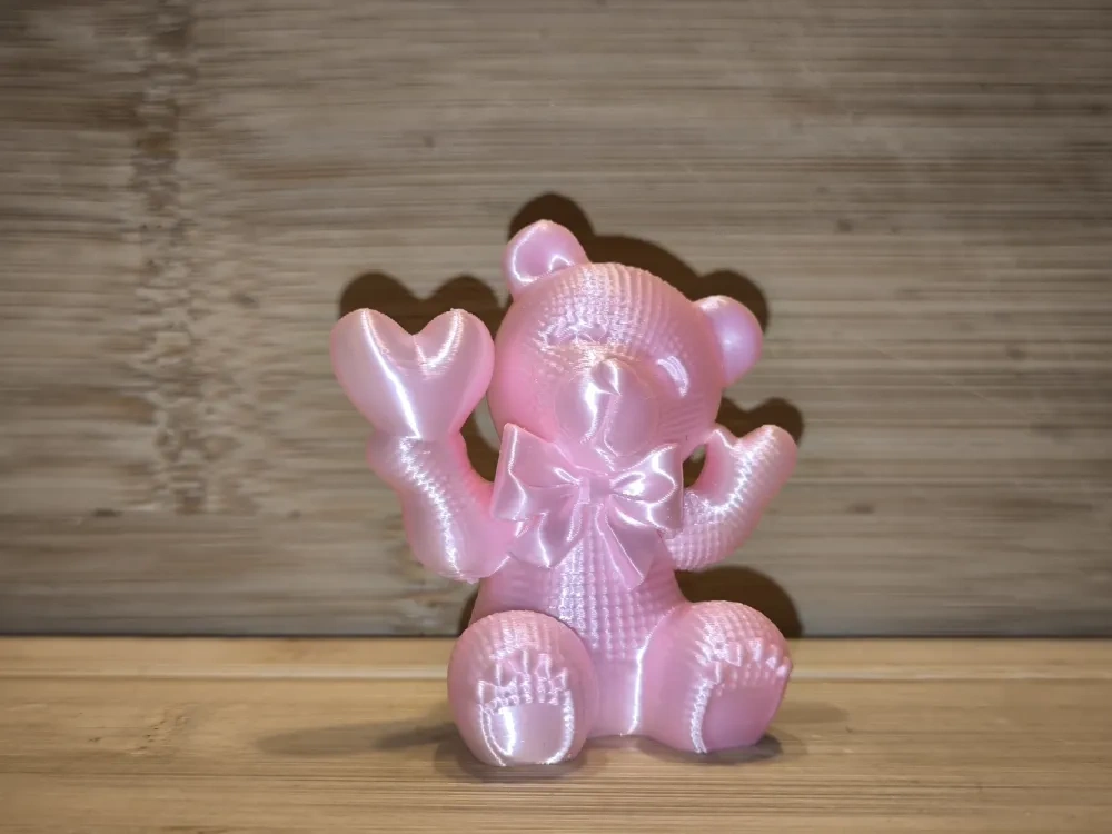 带蝴蝶结和心的熊 - 情人节 - 免费 3D 打印模型 - MakerWorld