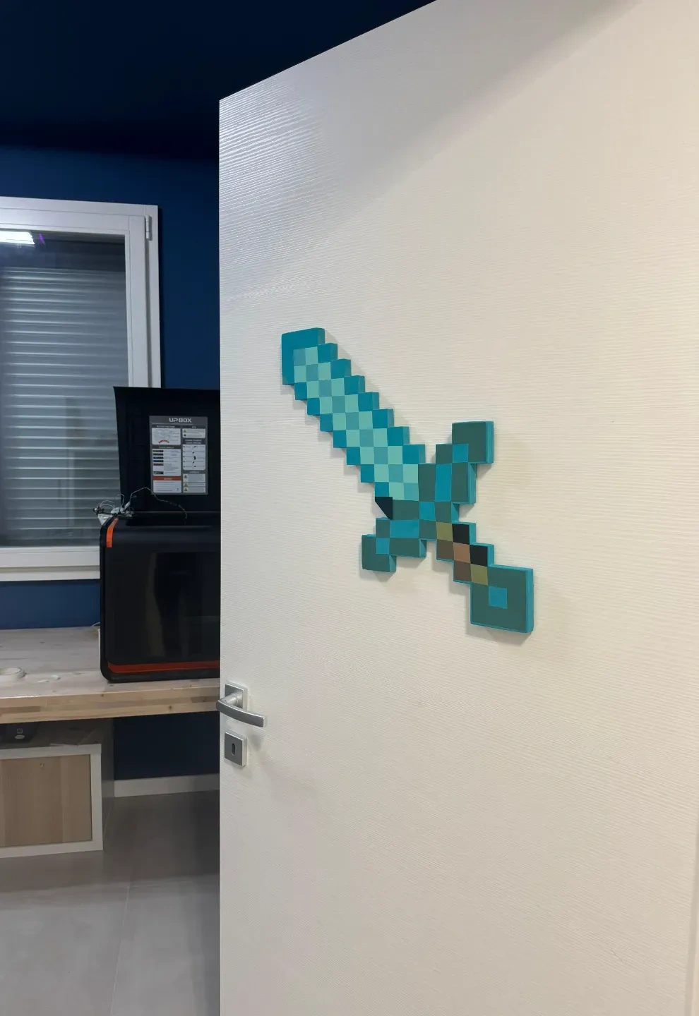 Minecraft Sword Hanger 来自 Neris - MakerWorld
