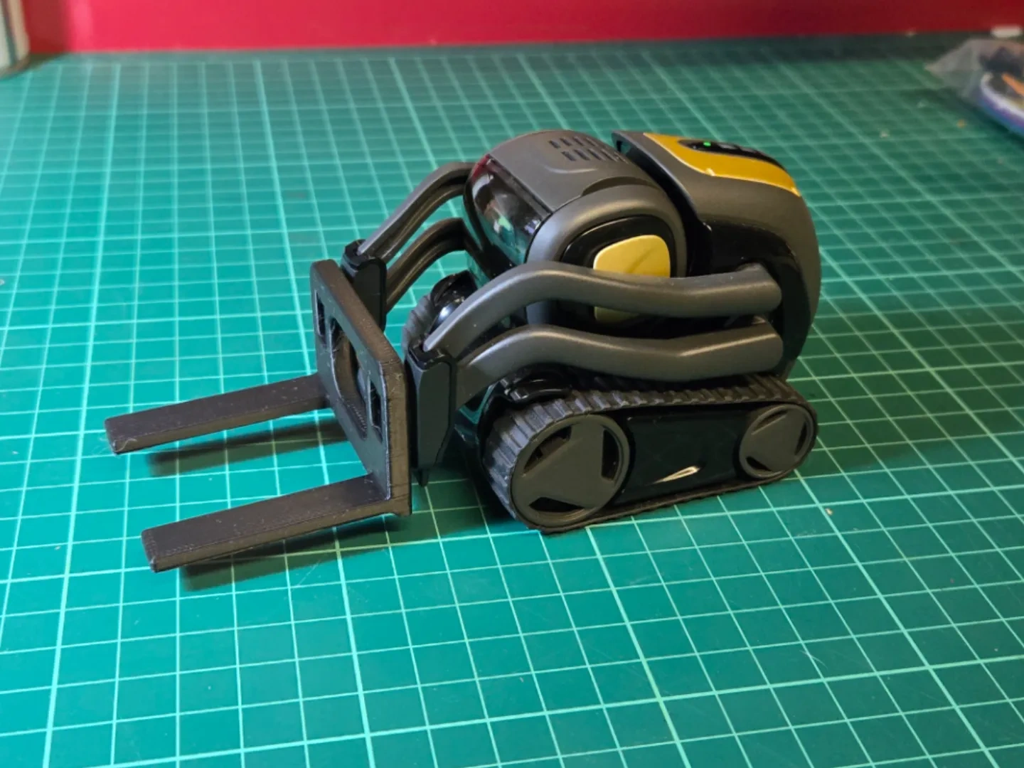 Anki Vector Fork Attachment 来自 kevr102 - MakerWorld