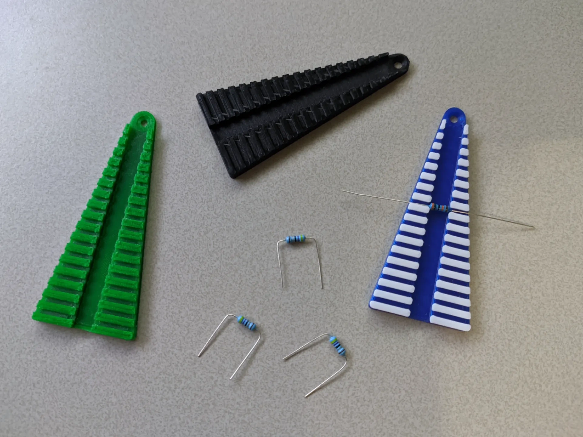 Resistor Lead Bending Tool 来自 Rick219 - MakerWorld