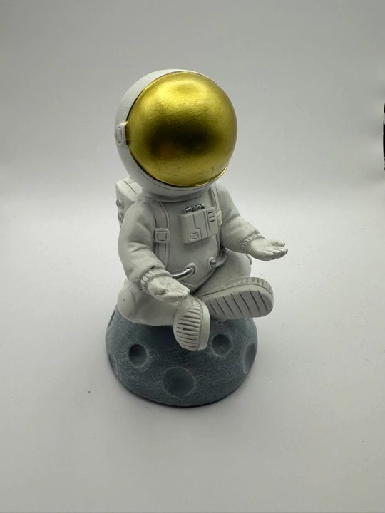 Scanned Spaceman glasses stand 来自 Memel Magic - MakerWorld