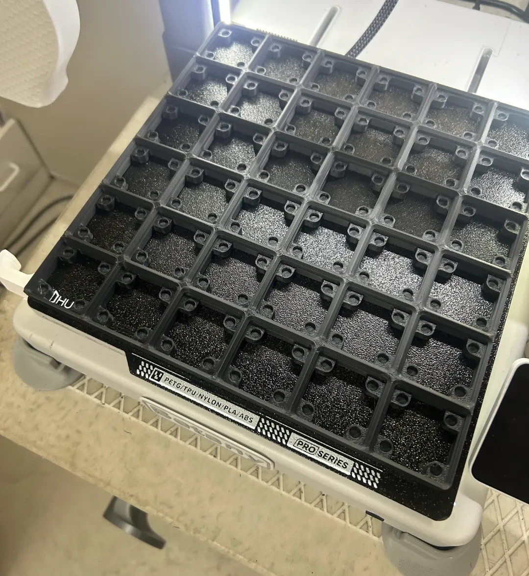 6x6 Gridfinity baseplate with 6x2 magnet 来自 jf.marinaoka - MakerWorld