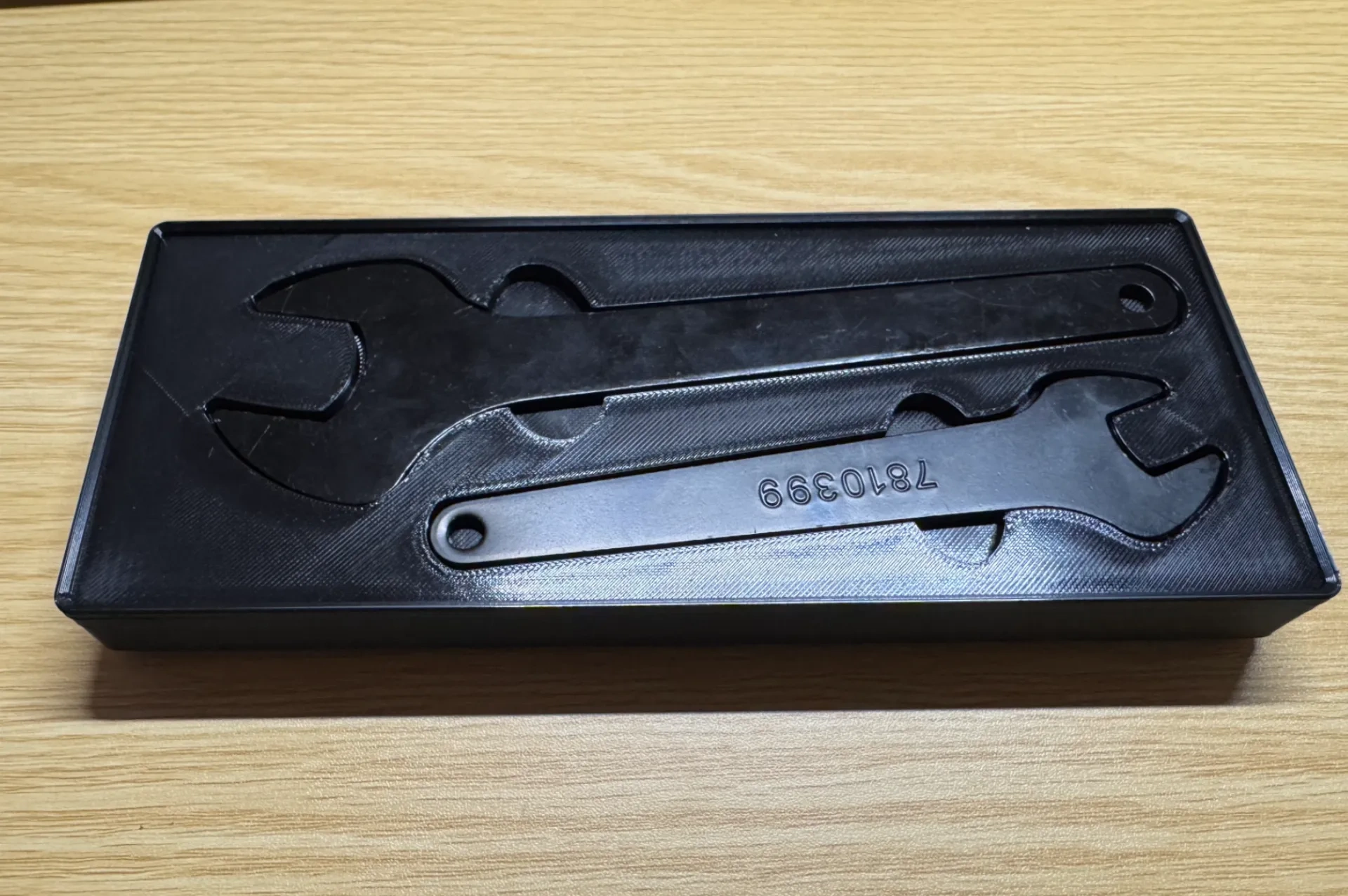 Gridfinity Makita Router Wrench Holder 来自 Cool_Neat - MakerWorld