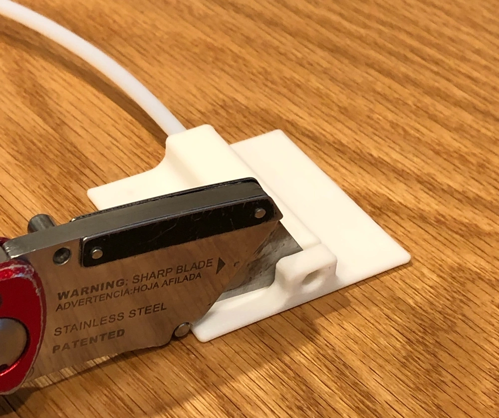 PTFE Tube Cutter Block 来自 RobertW - MakerWorld