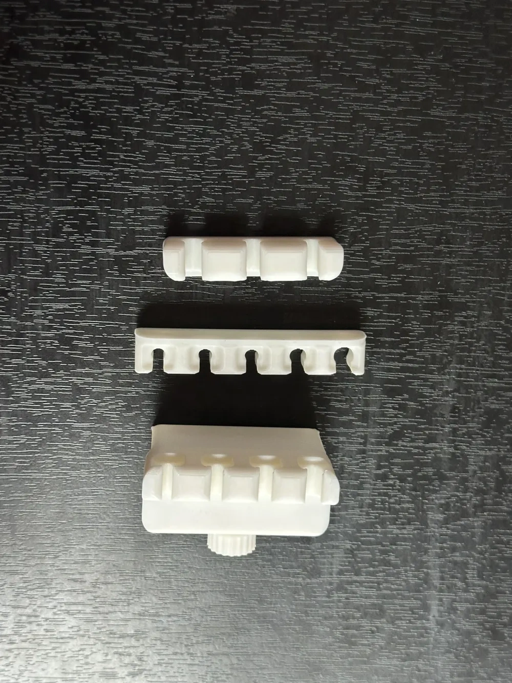 桌面线缆收纳器 — 参数化与可定制 - 免费 3D 打印模型 - MakerWorld