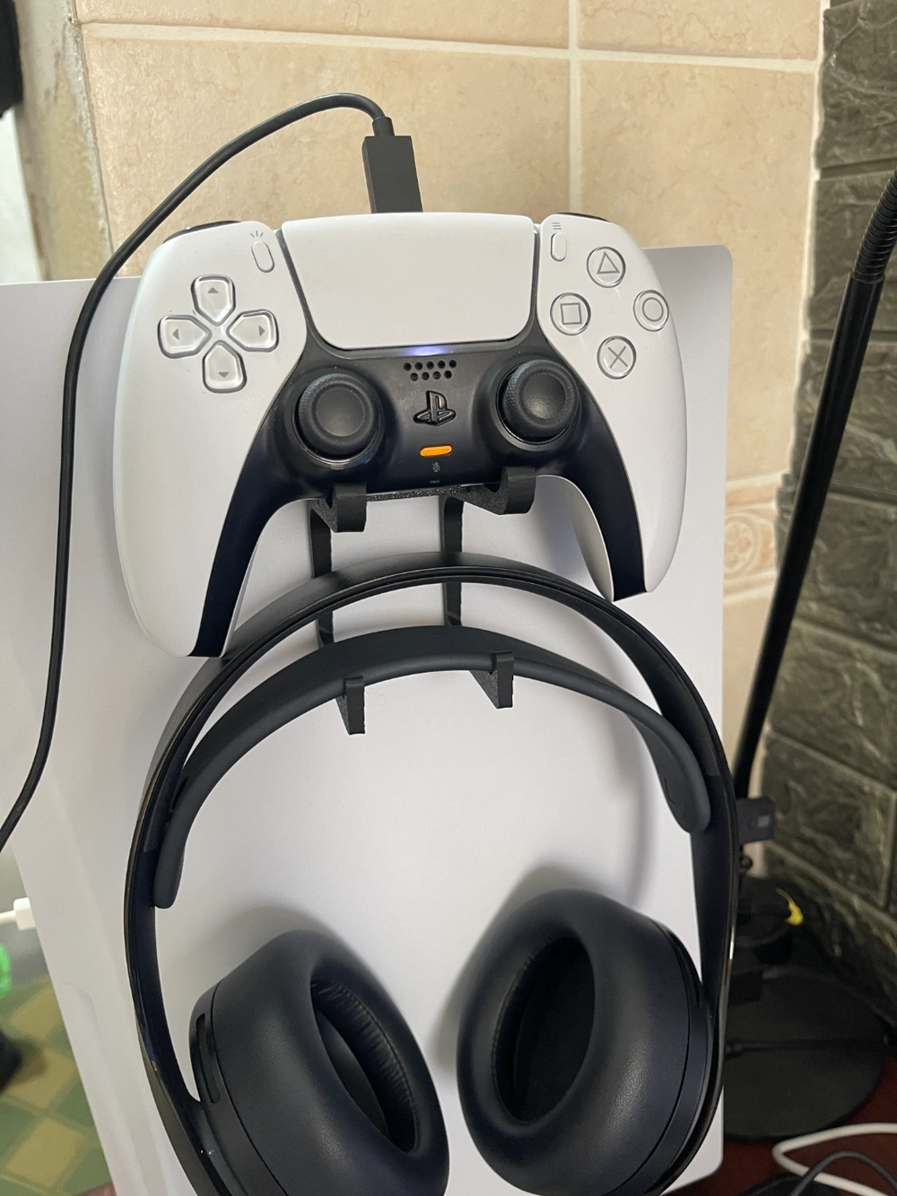 PS5 controller and Headphone holder 来自 3d_print_it - MakerWorld
