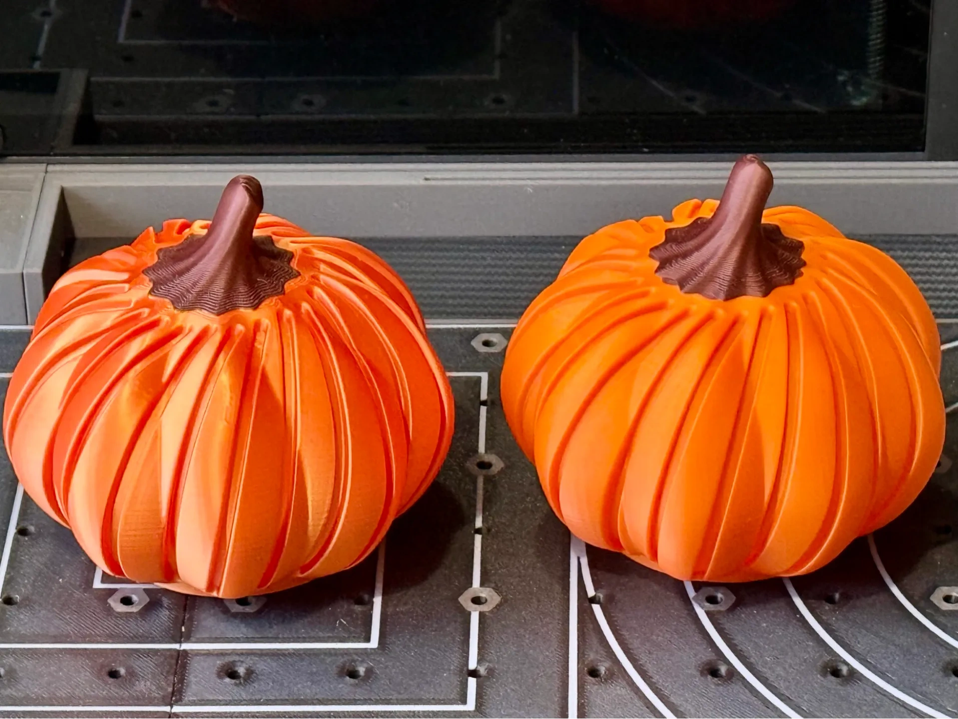 Stylised Pumpkin / LED Night light - Two Colours 来自 Stuart Wyre - MakerWorld