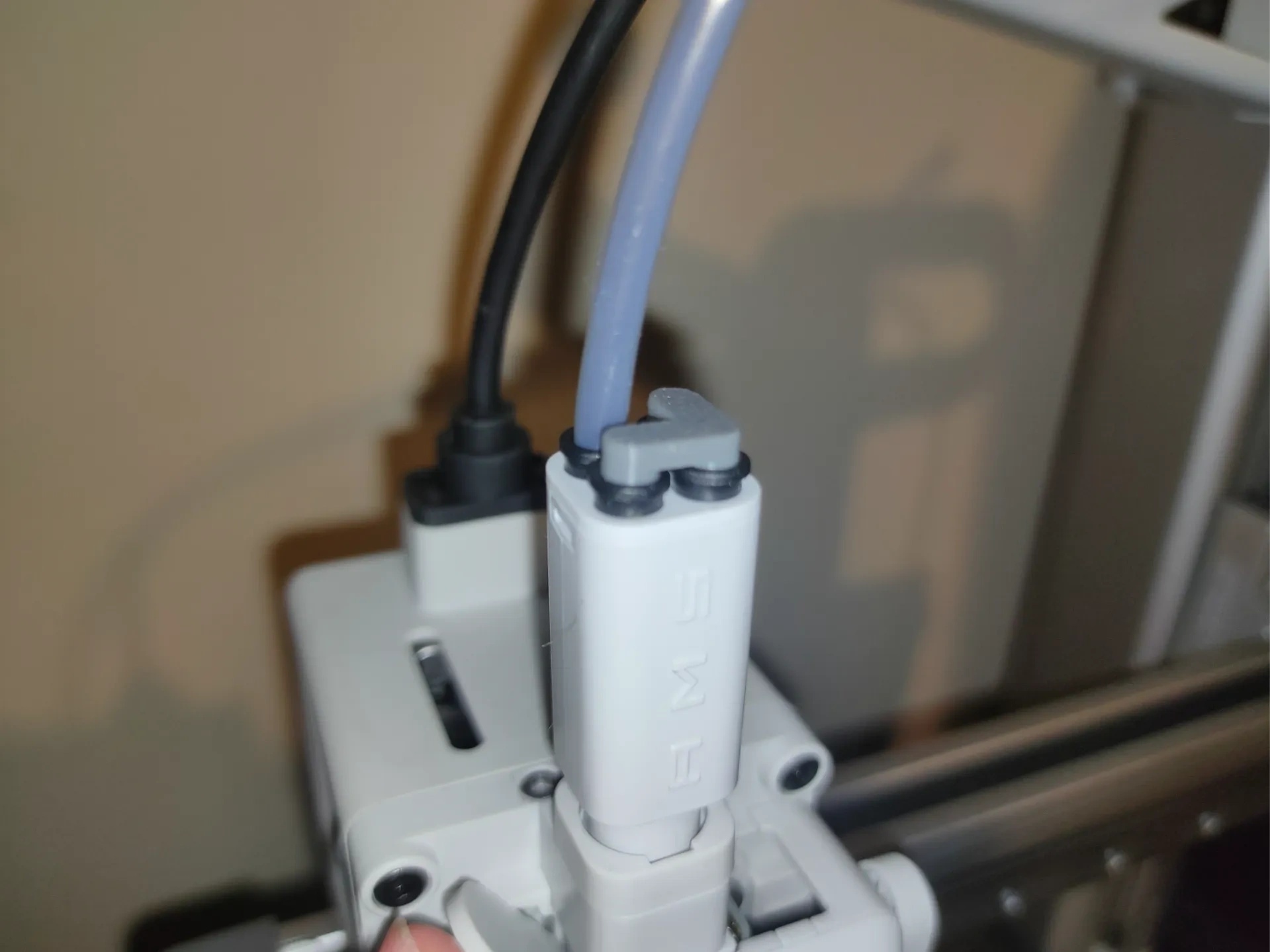 AMS PTFE孔的盖子 来自 Izzodesign74 - MakerWorld