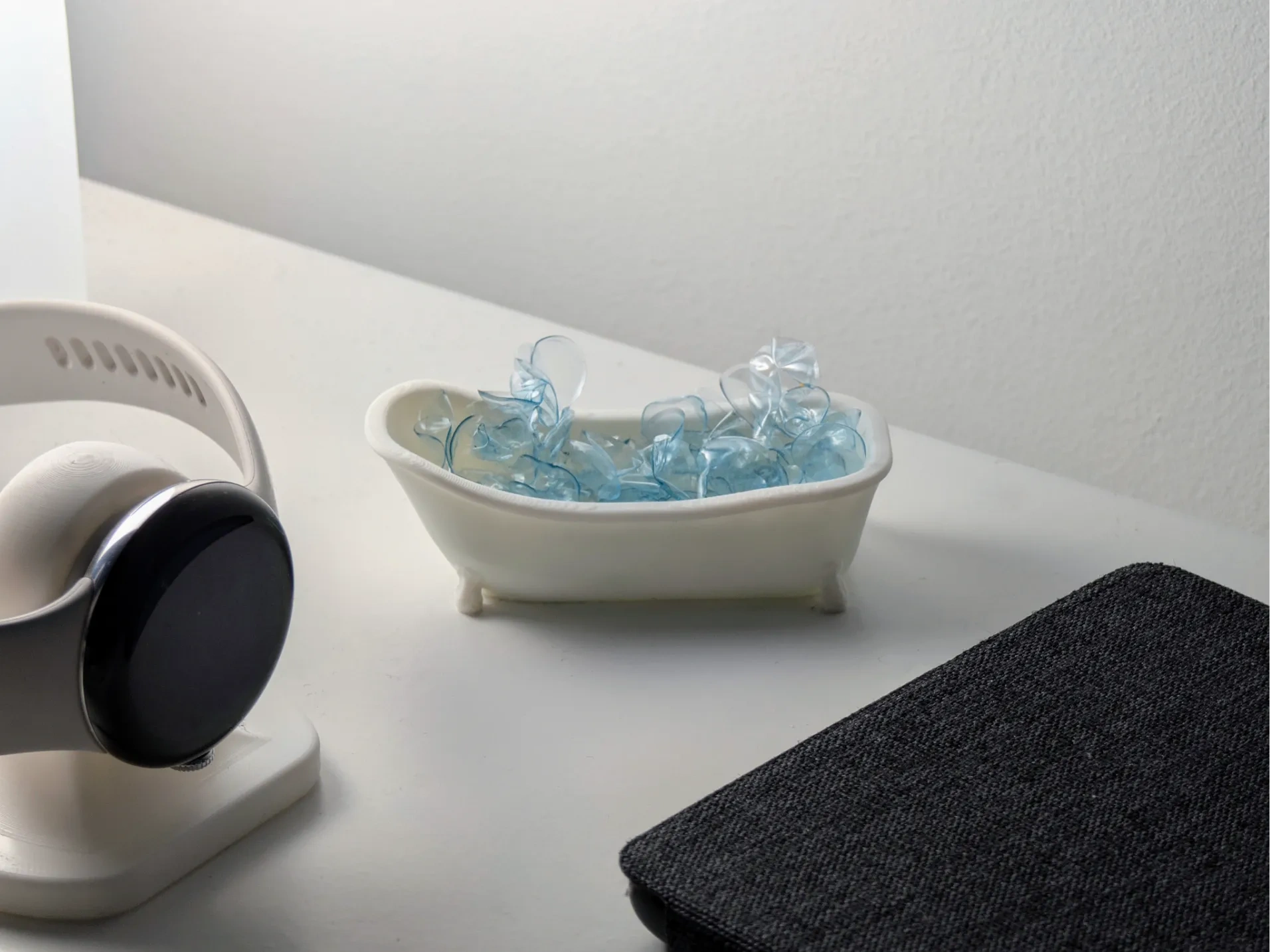 Nightstand Contact Lens Bathtub 来自 FrankDesigns - MakerWorld