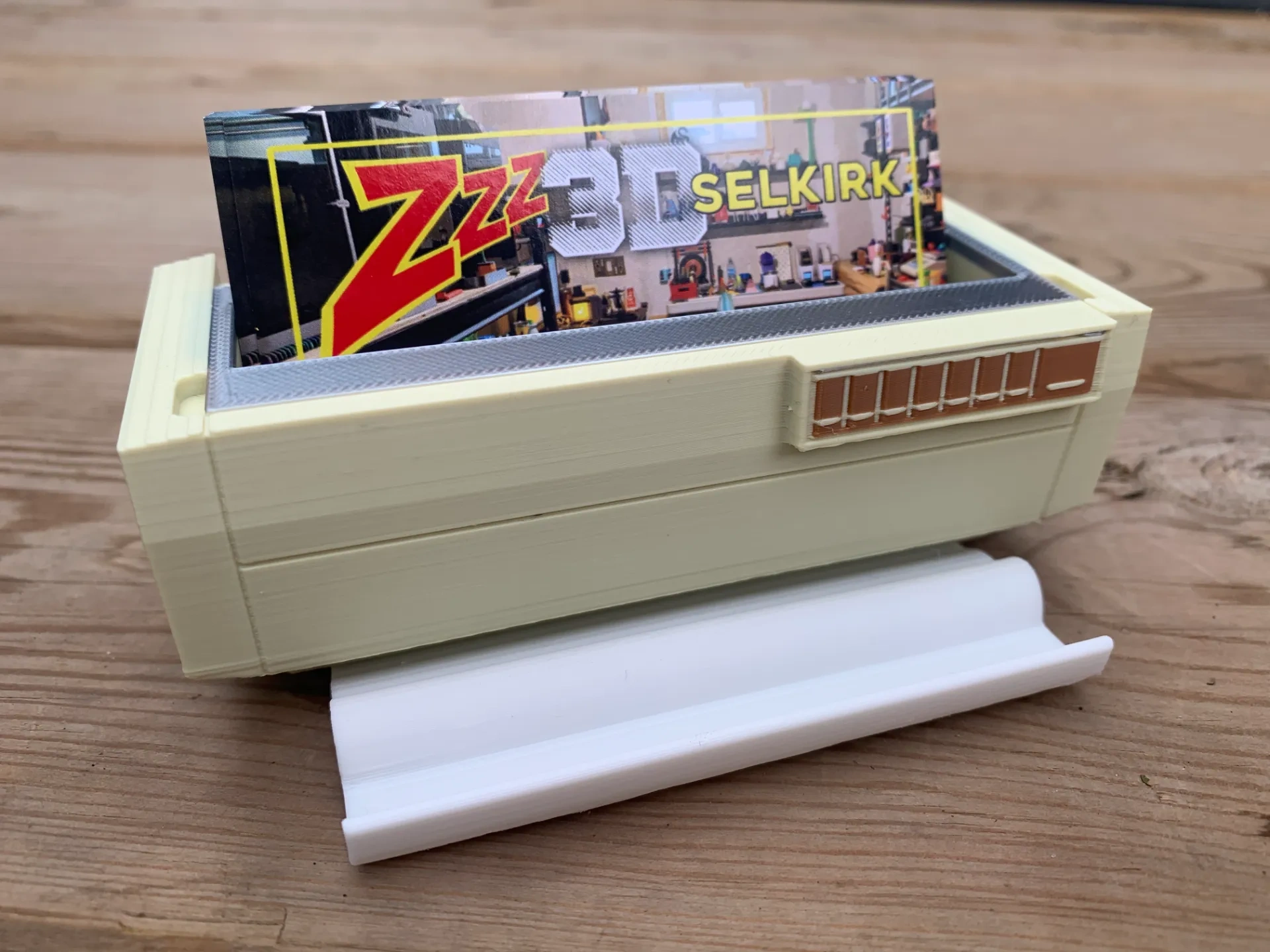 Dot Matrix Printer Business Card Holder 来自 Zzz3DSelkirk - MakerWorld