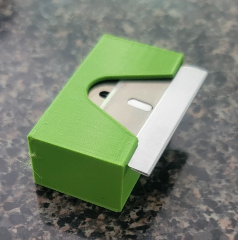 Utility Blade Dispencer 来自 LKreations - MakerWorld