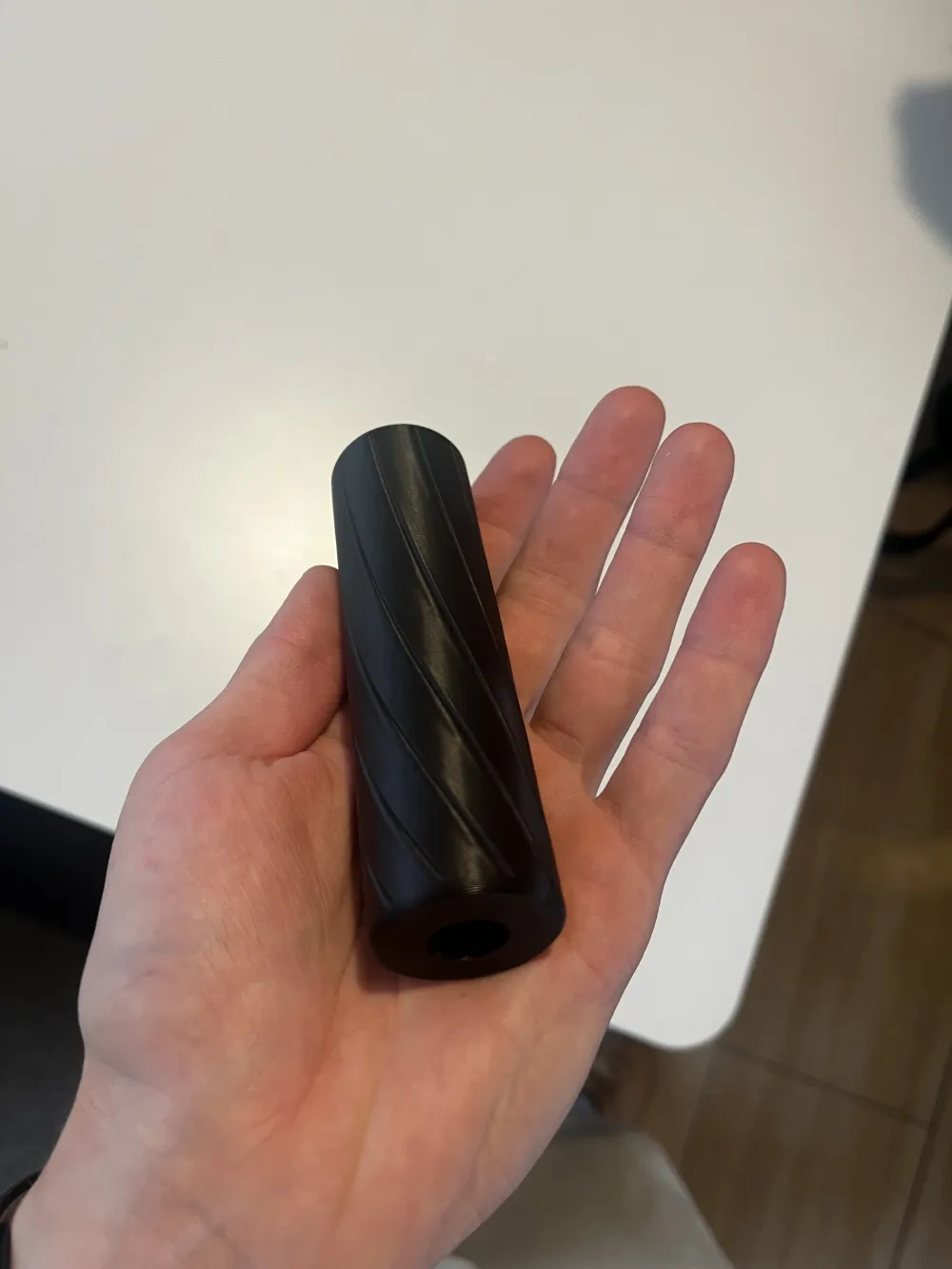 一体式消音器气枪模型参数化.f3d 来自 jusernejm MakerWorld：免费下载 3D 模型