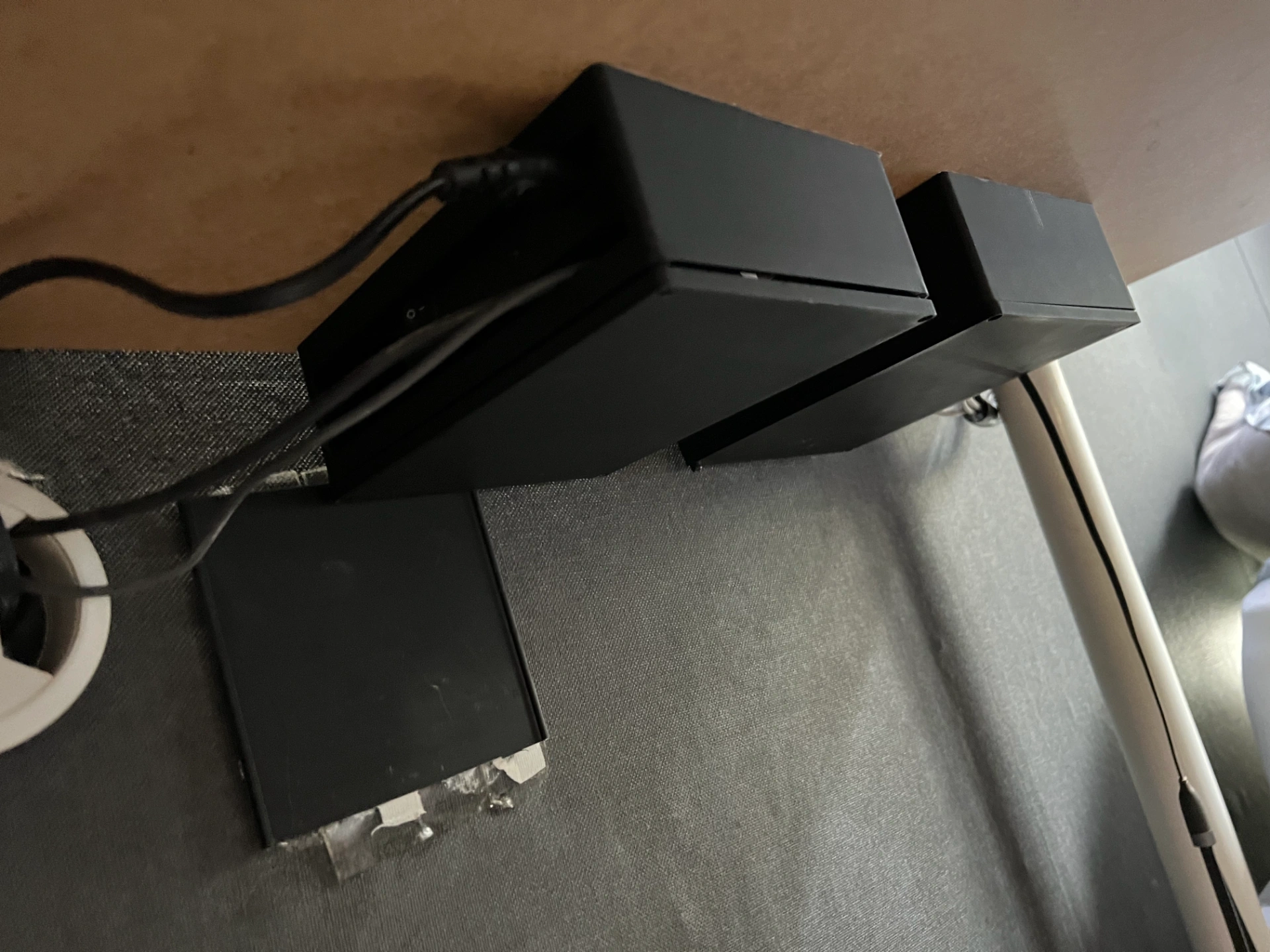 cable management cable cover box 来自 Barbaro Lab 3D - MakerWorld