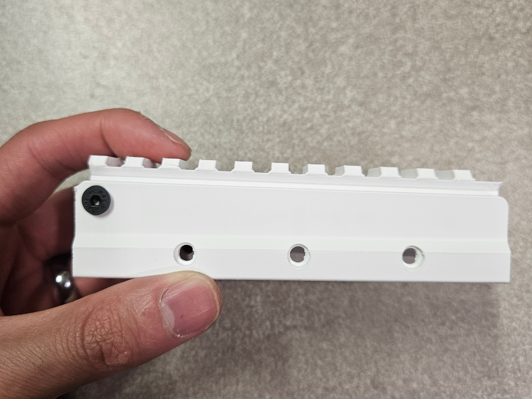 Adjustable Angle Rail Riser - 免费 3D 打印模型 - MakerWorld
