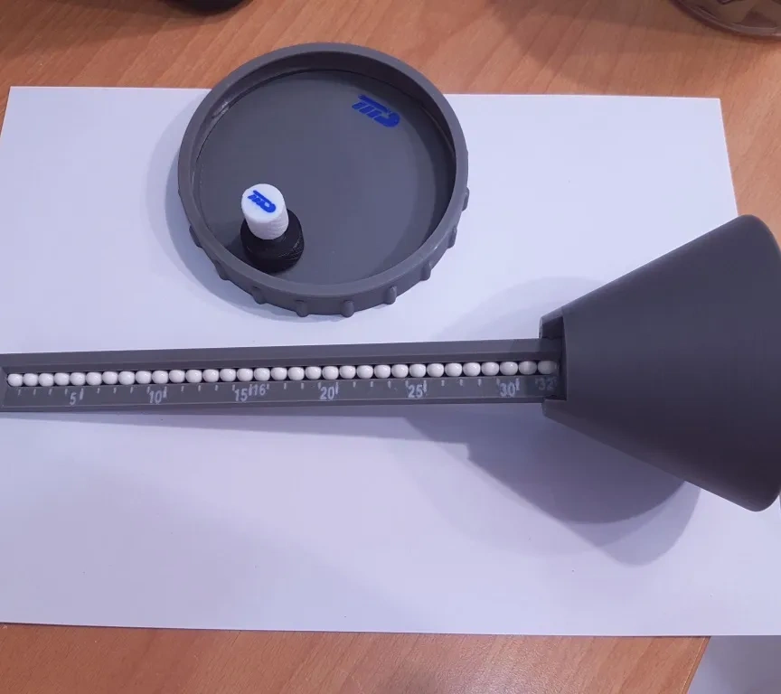 BB Ball Counting Ruler with Funnel 来自 speeedydan MakerWorld：免费下载 3D 模型