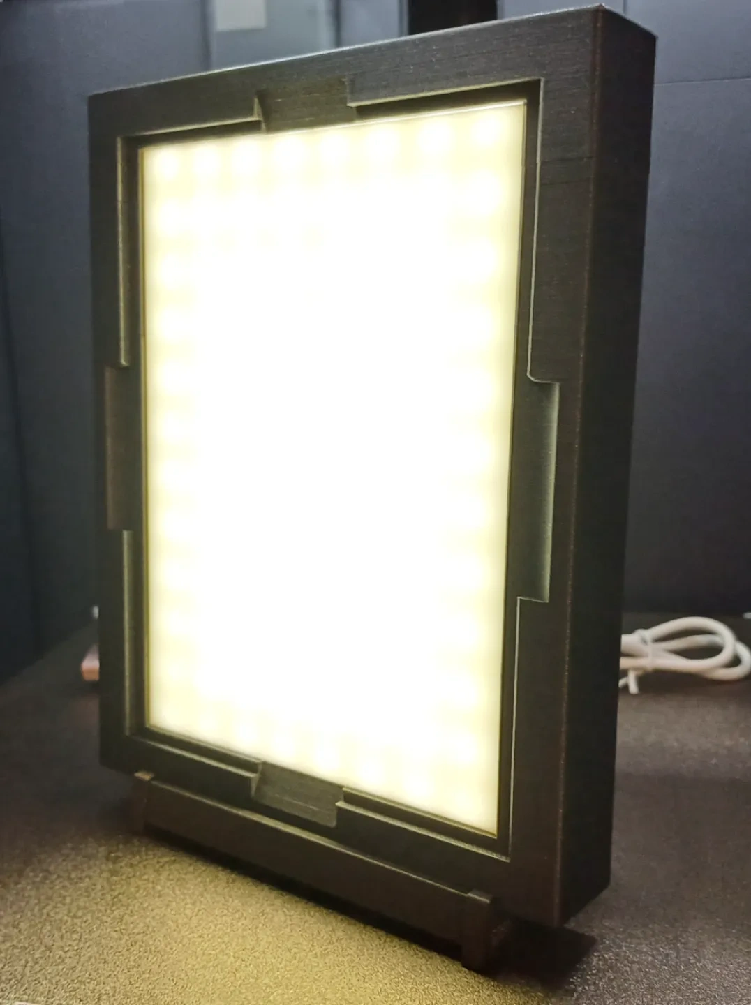 Bambu Lab透光浮雕LED套件2片装框架 来自 Hippiekill4MakerWorld：免费下载 3D 模型