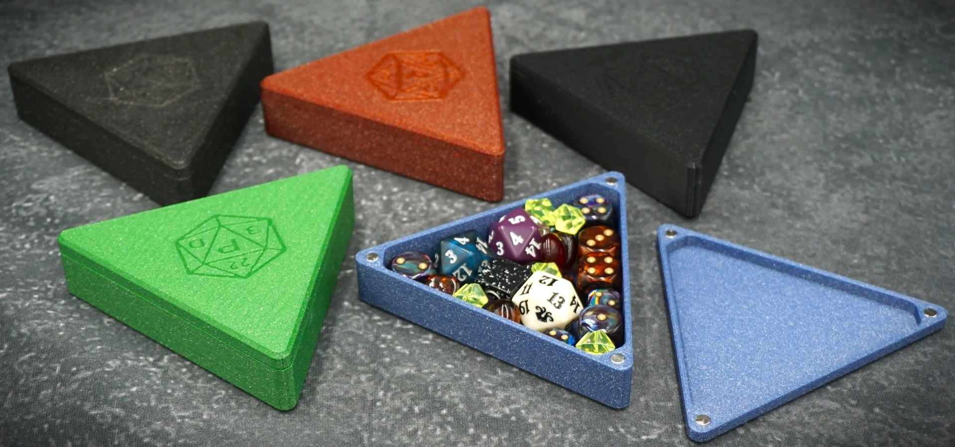 Triangle Dice Box With Magnets 来自 Preischl 3D MakerWorld：免费下载 3D 模型