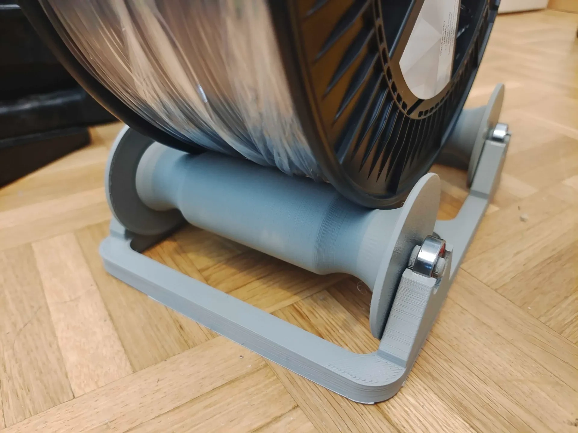 Self-centering Spool Roller for 3kg - 5kg spools 来自 benji - MakerWorld