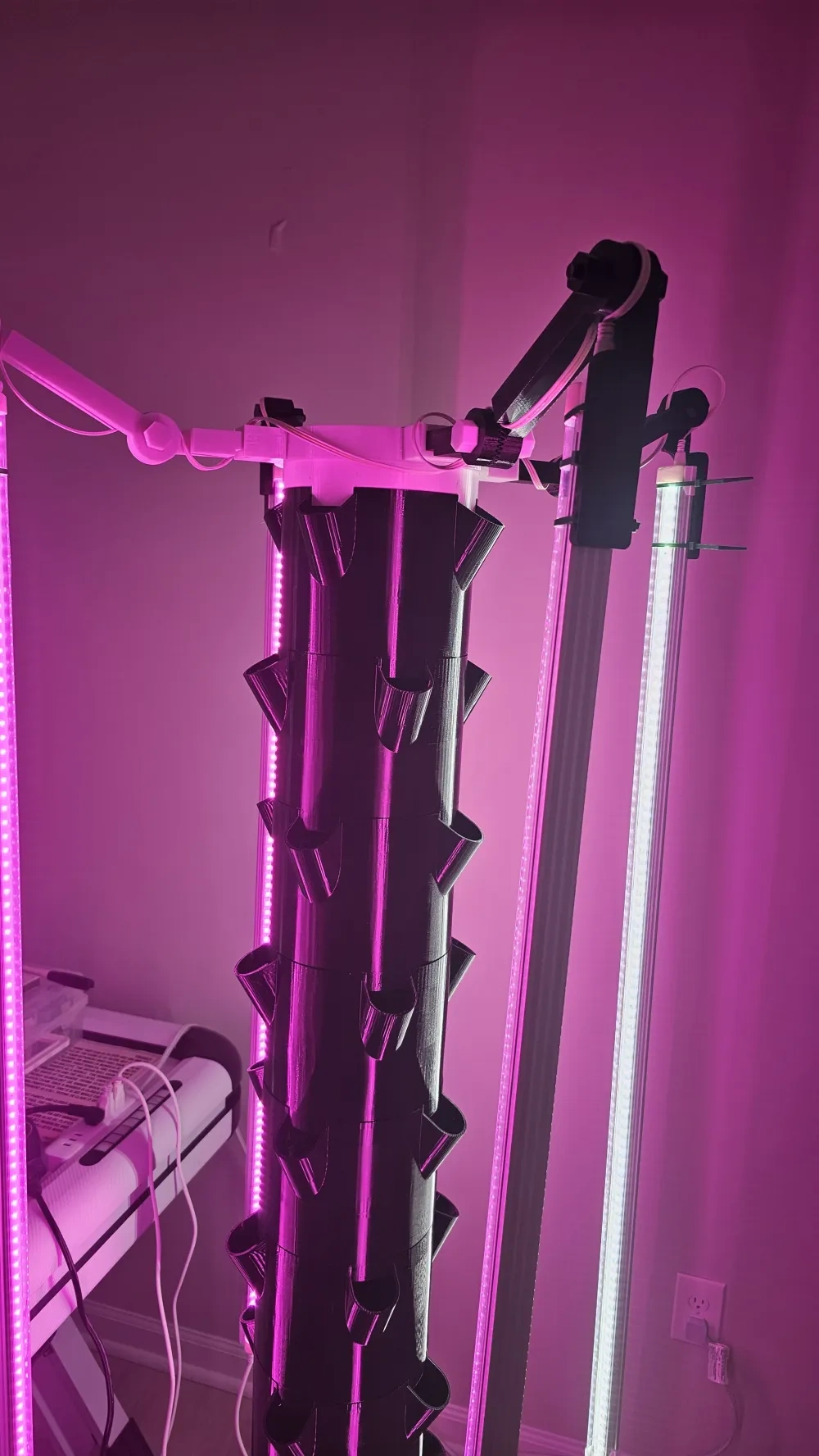 用于 Hoocho 模块化塔的生长灯支架 来自 FjordFoundry MakerWorld：免费下载 3D 模型