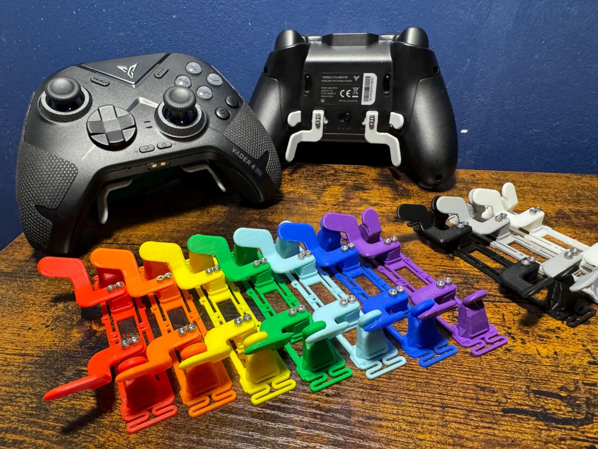 Flydigi Vader 4 Pro手柄的定制背部拨片 来自 Gary Riches - MakerWorld