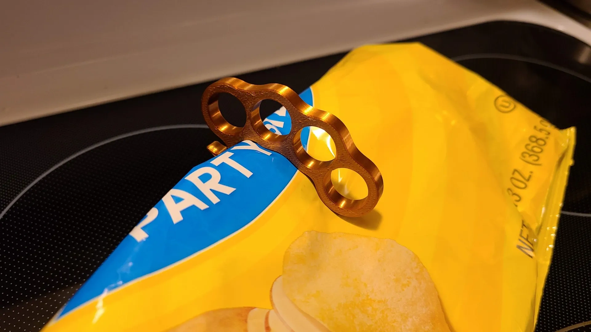 Brass Knuckles Chip Bag Clip 来自 Quick5pnt0 - MakerWorld