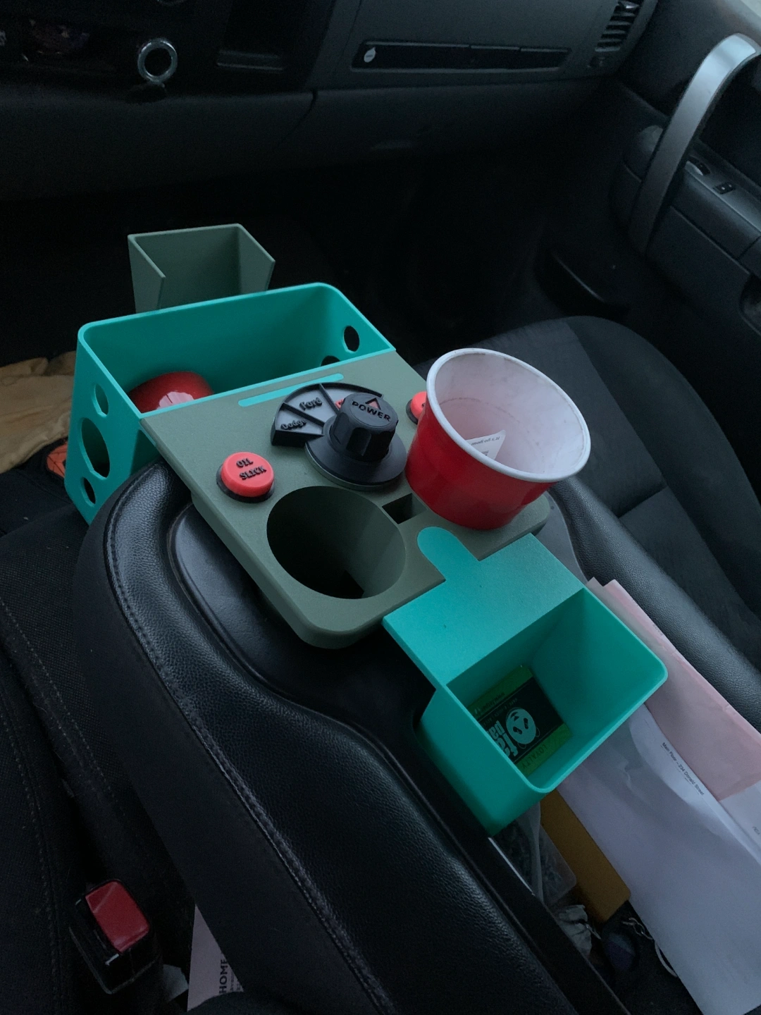 Chevy Silverado 2007 - 2014 Centre Console 来自 Zzz3DSelkirk - MakerWorld