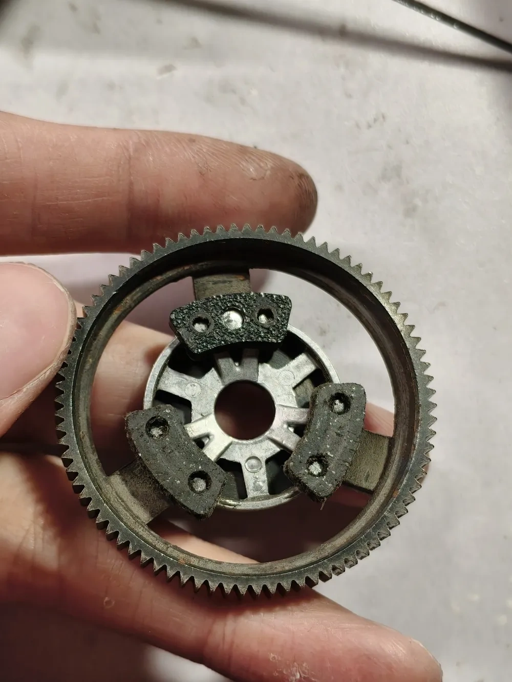 TRAXXAS slash 2WD 大齿摩擦片 - 免费 3D 打印模型 - MakerWorld