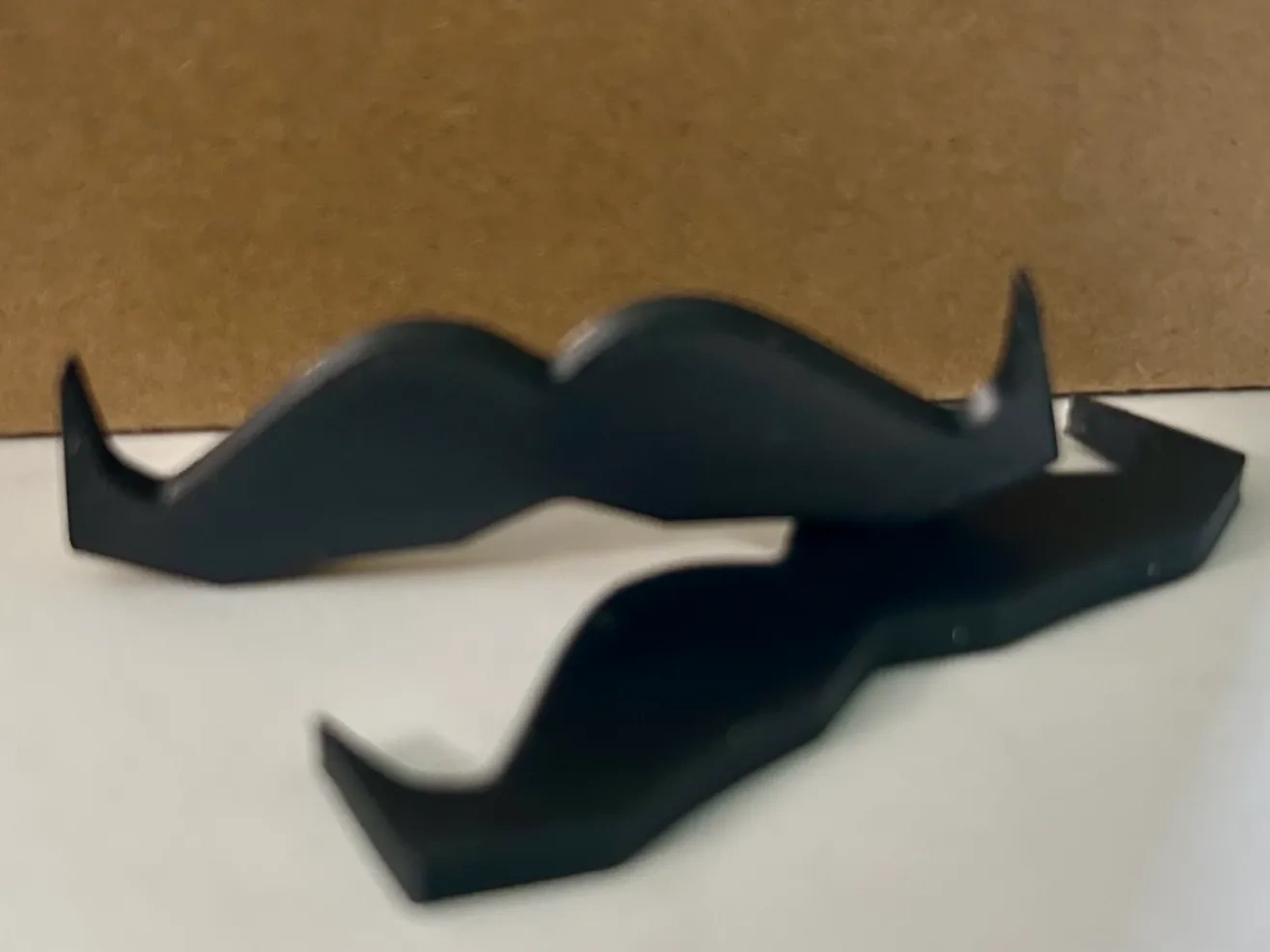 11月胡子磁铁（6mmX2mm） 来自 Chadgetsbored 3D - MakerWorld