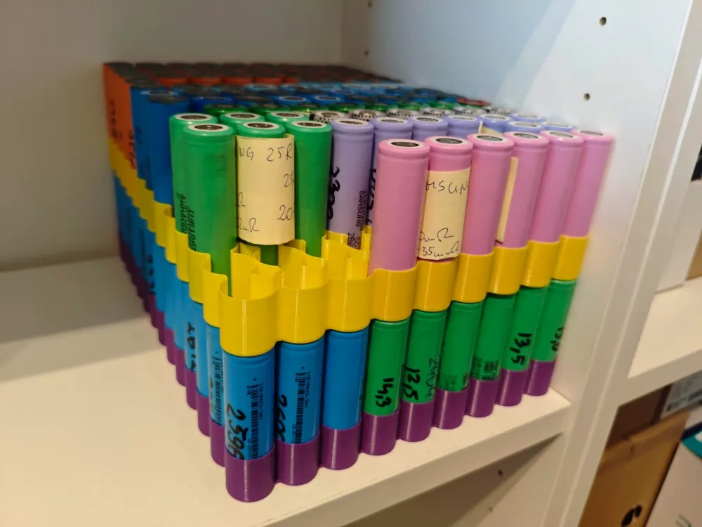 锂离子18650 13x9 收纳架 (螺旋模式) 来自 mojo_joyo MakerWorld：免费下载 3D 模型