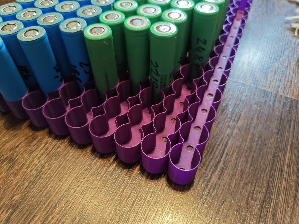 锂离子18650 13x9 收纳架 (螺旋模式) 来自 mojo_joyo MakerWorld：免费下载 3D 模型