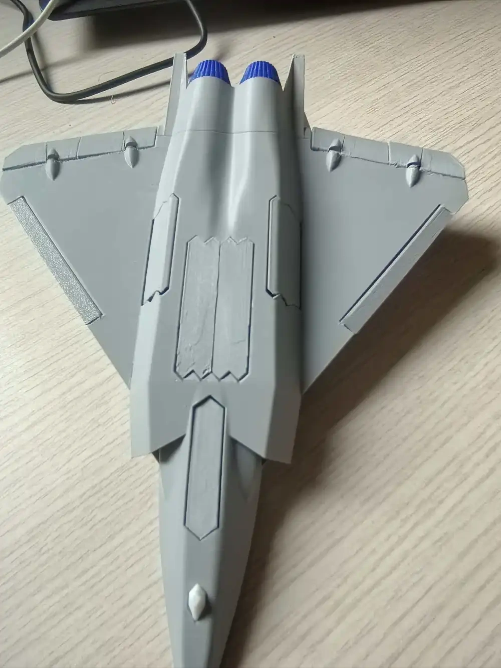 飞鸿FH97A无人机 J20S无人僚机，起落架可收放 来自 滚雪球2025 MakerWorld：免费下载 3D 模型