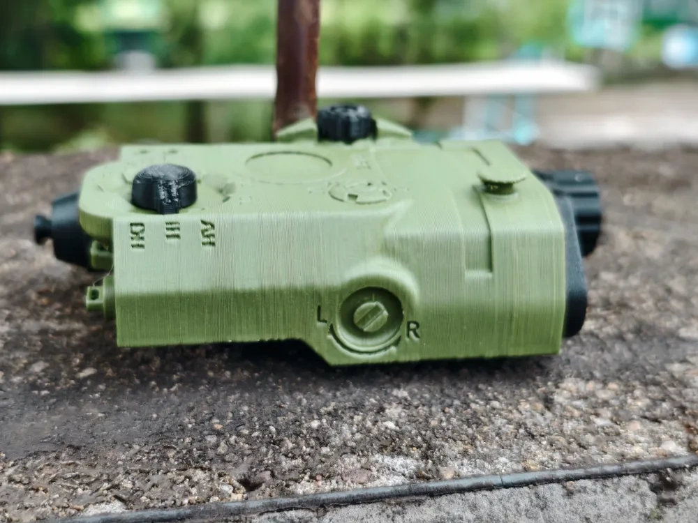 EOTech PEQ-15 DBAL-A2 激光照明瞄准器玩具模型 - 免费 3D 打印模型 - MakerWorld