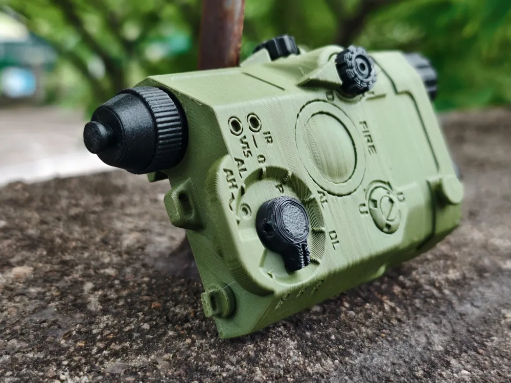EOTech PEQ-15 DBAL-A2 激光照明瞄准器玩具模型 - 免费 3D 打印模型 - MakerWorld