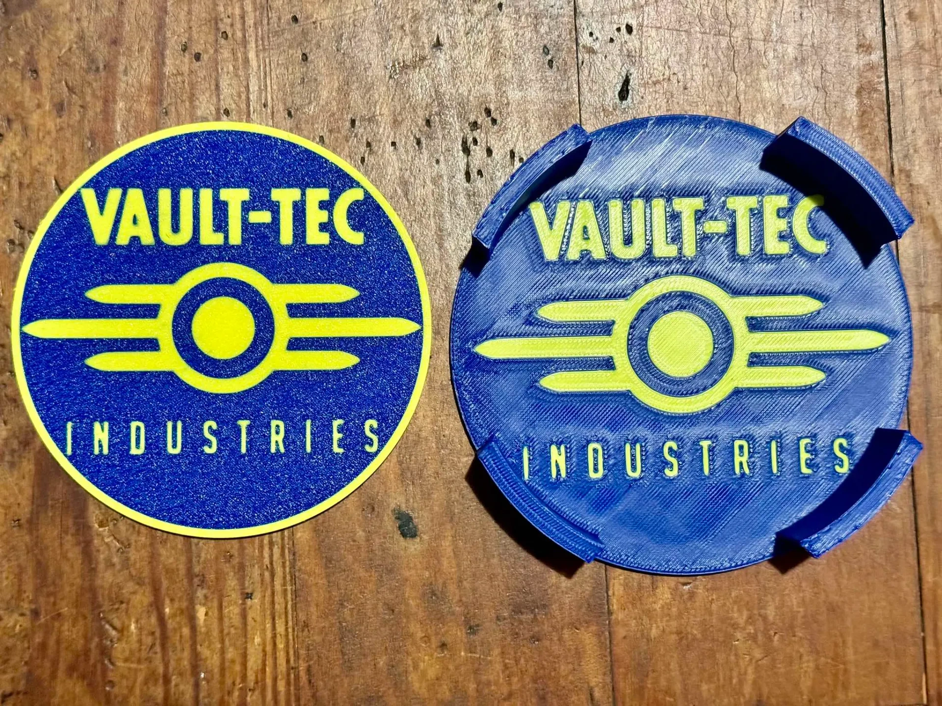 Fallout Vault Tec Coasters with Holder 来自 Faran3D - MakerWorld