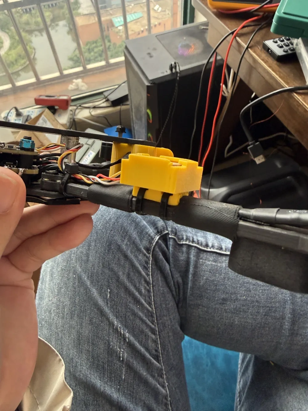 机臂GPS(181)安装打印件 来自 小阳-FPV MakerWorld：免费下载 3D 模型