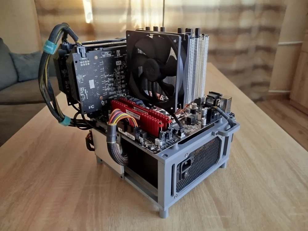 PC测试平台机箱 mATX ITX 来自 Maker_3DPMakerWorld：免费下载 3D 模型