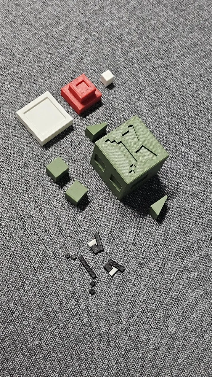 Minecraft 风格格林奇多部件 (无需 AMS) 来自 Sergej Dimmel MakerWorld：免费下载 3D 模型