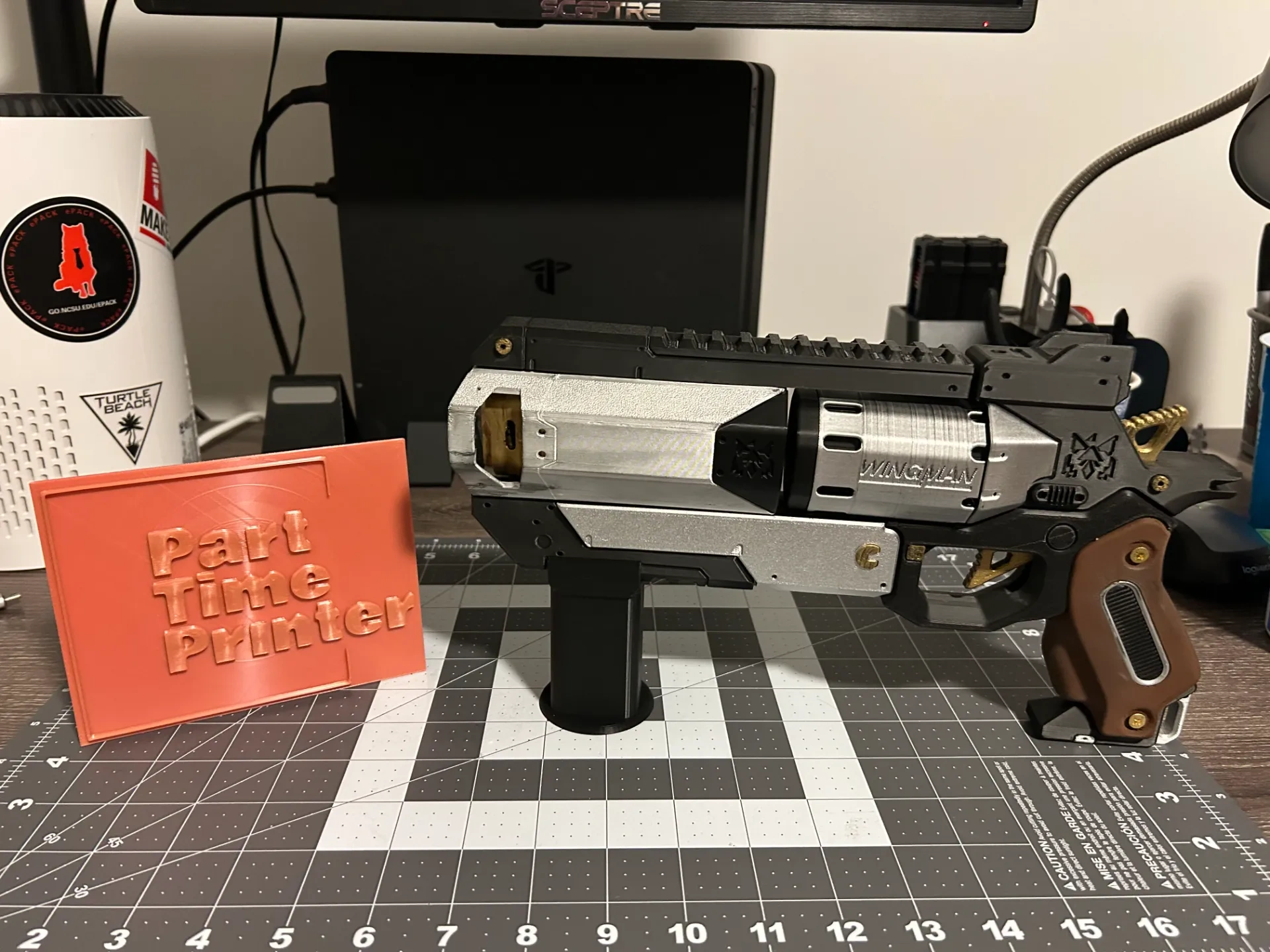 Wingman Stand Apex Legends 来自 PartTimePrinter - MakerWorld