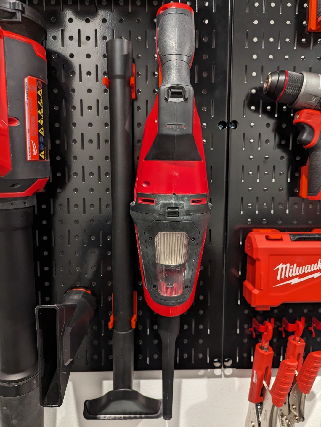 Wall Control - Milwaukee M12 Compact Vacuum 来自 Jaxel MakerWorld：免费下载 3D 模型