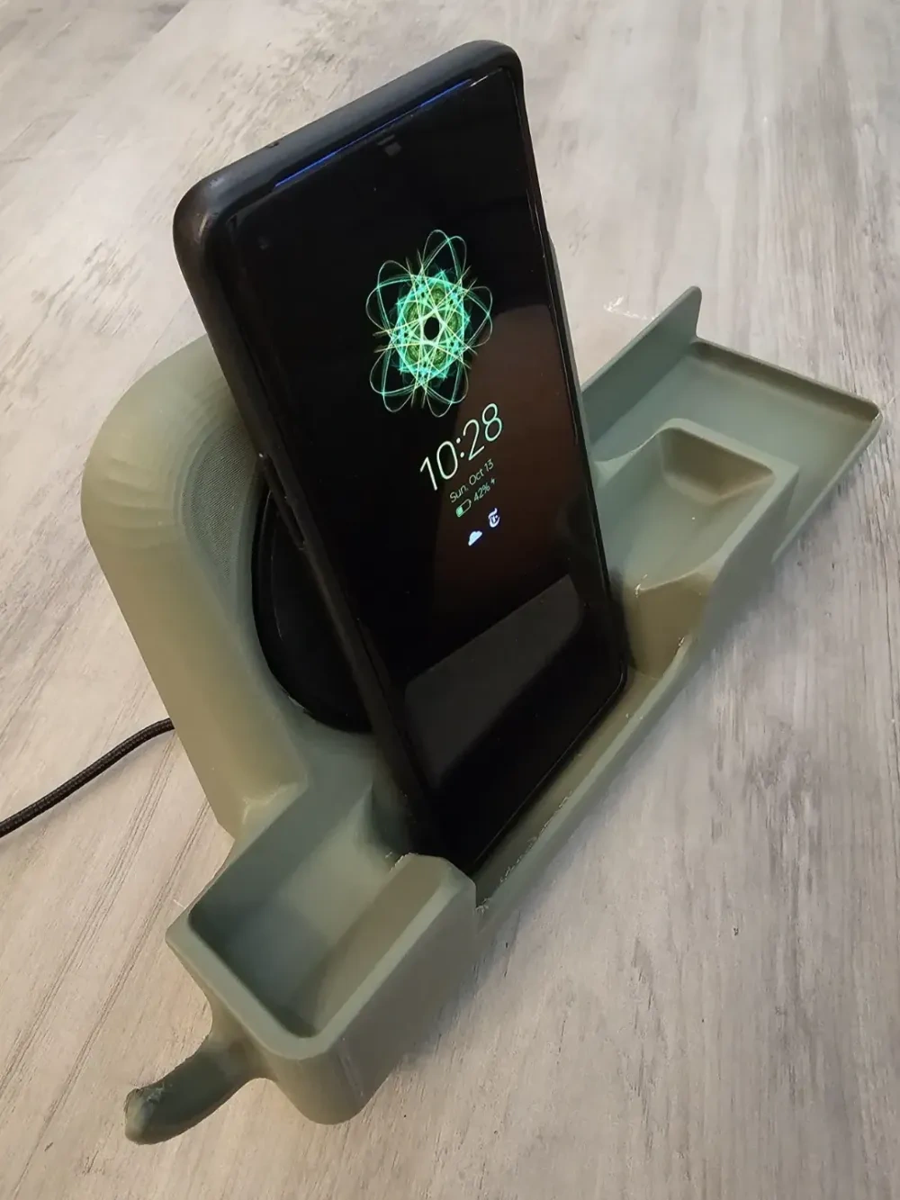 Android Wireless Charging Phone Stand 来自 Mahdi Edraki - MakerWorld