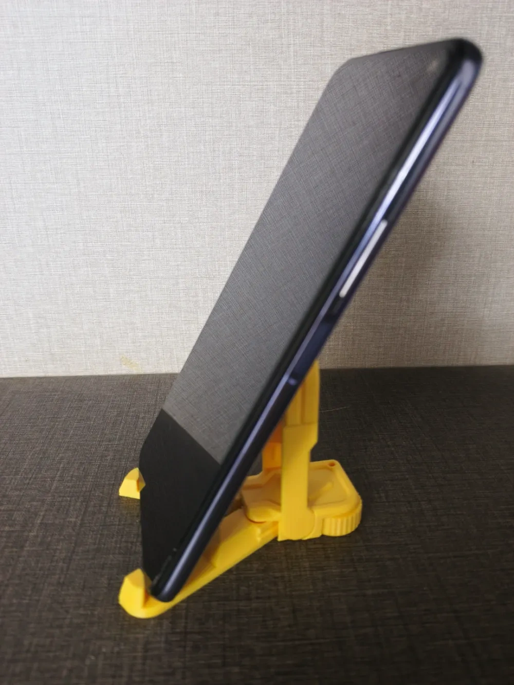 手机支架 EDC 解压玩具 【动能核心】 - 免费 3D 打印模型 - MakerWorld