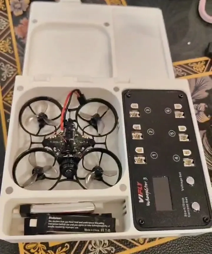 NewBeeDroneV3.1RS综合收纳盒 来自 Cat_Shit MakerWorld：免费下载 3D 模型