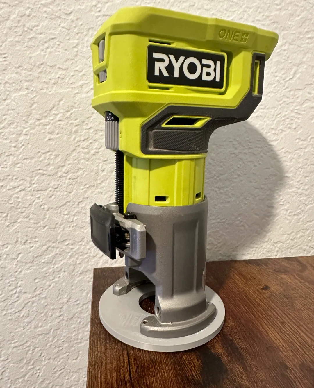 Ryobi Compact Router - Circular 4" Base 来自 V-Maker - MakerWorld