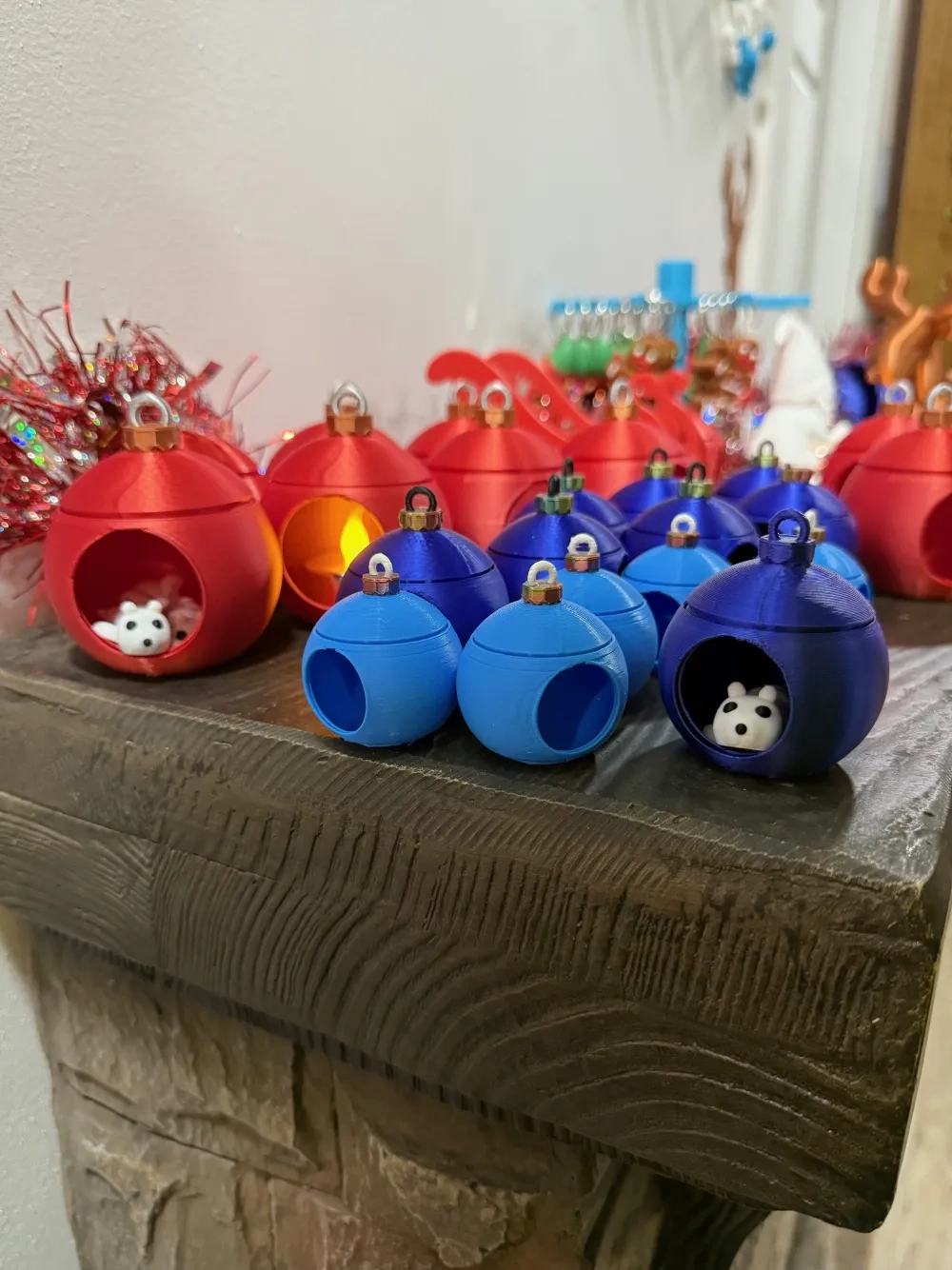 内嵌小球圣诞饰品 来自 D3 MakerWorld：免费下载 3D 模型