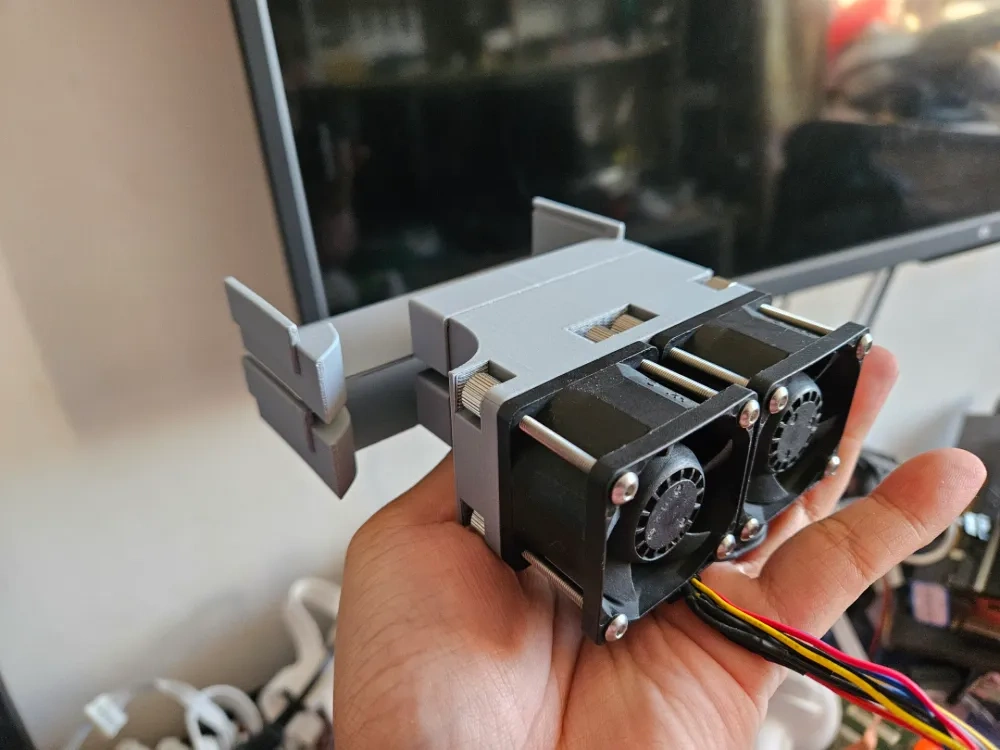 NVIDIA tesla T10 相邻双路显卡导风罩（4cm风扇适用） 来自 DCIX MakerWorld：免费下载 3D 模型