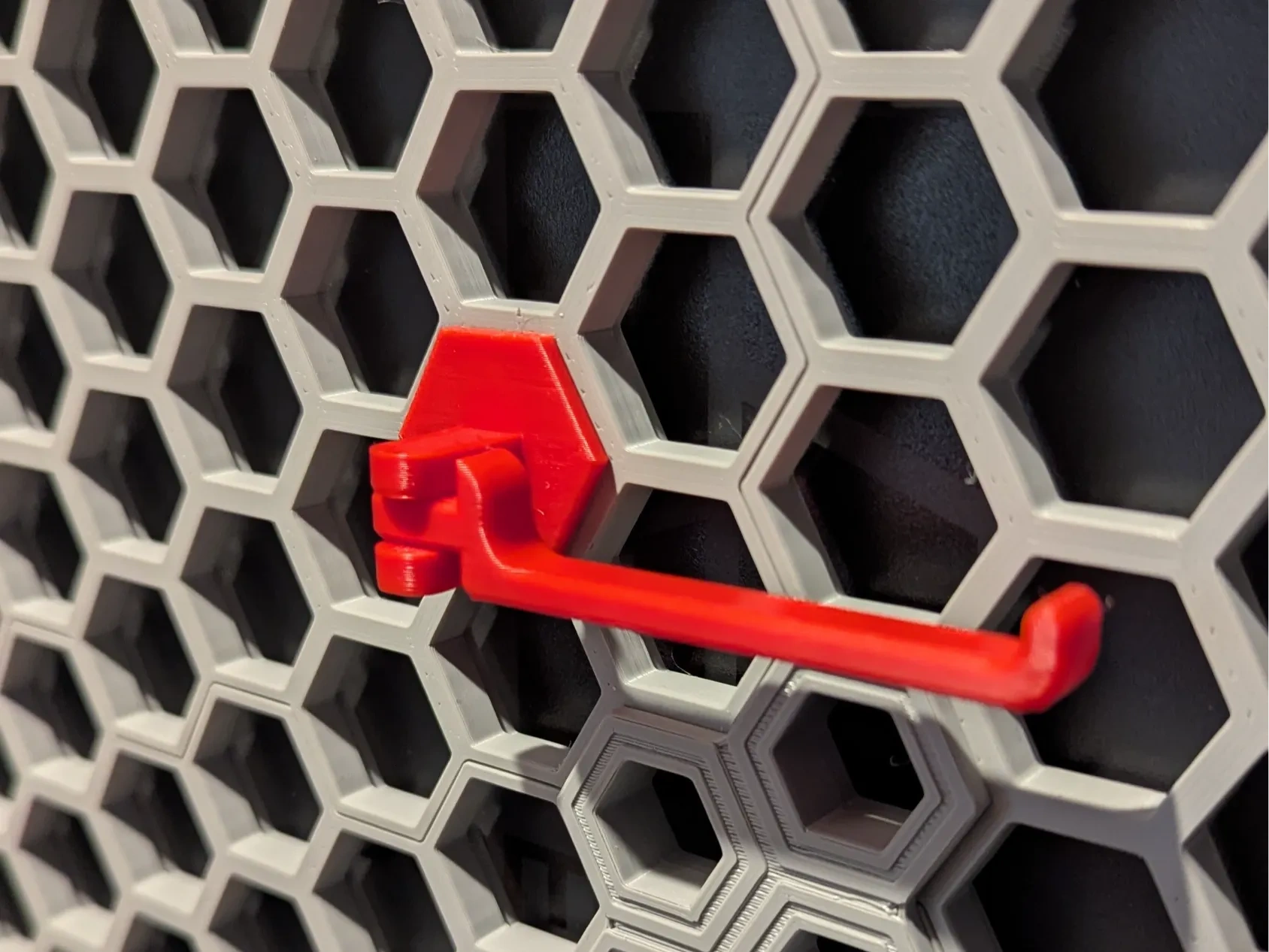 带铰链的EZ-Lock钩子，适用于HSW 二次创作 - 来自 Wile E. 3D - MakerWorld